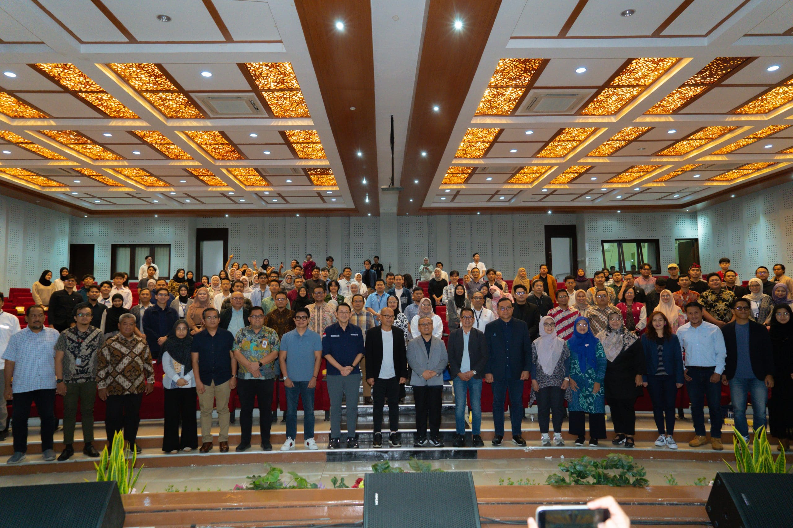IGNITE THE FUTURE: Entrepreneurial Power Talk dan Launching Logo Dakol Connection | Alumni